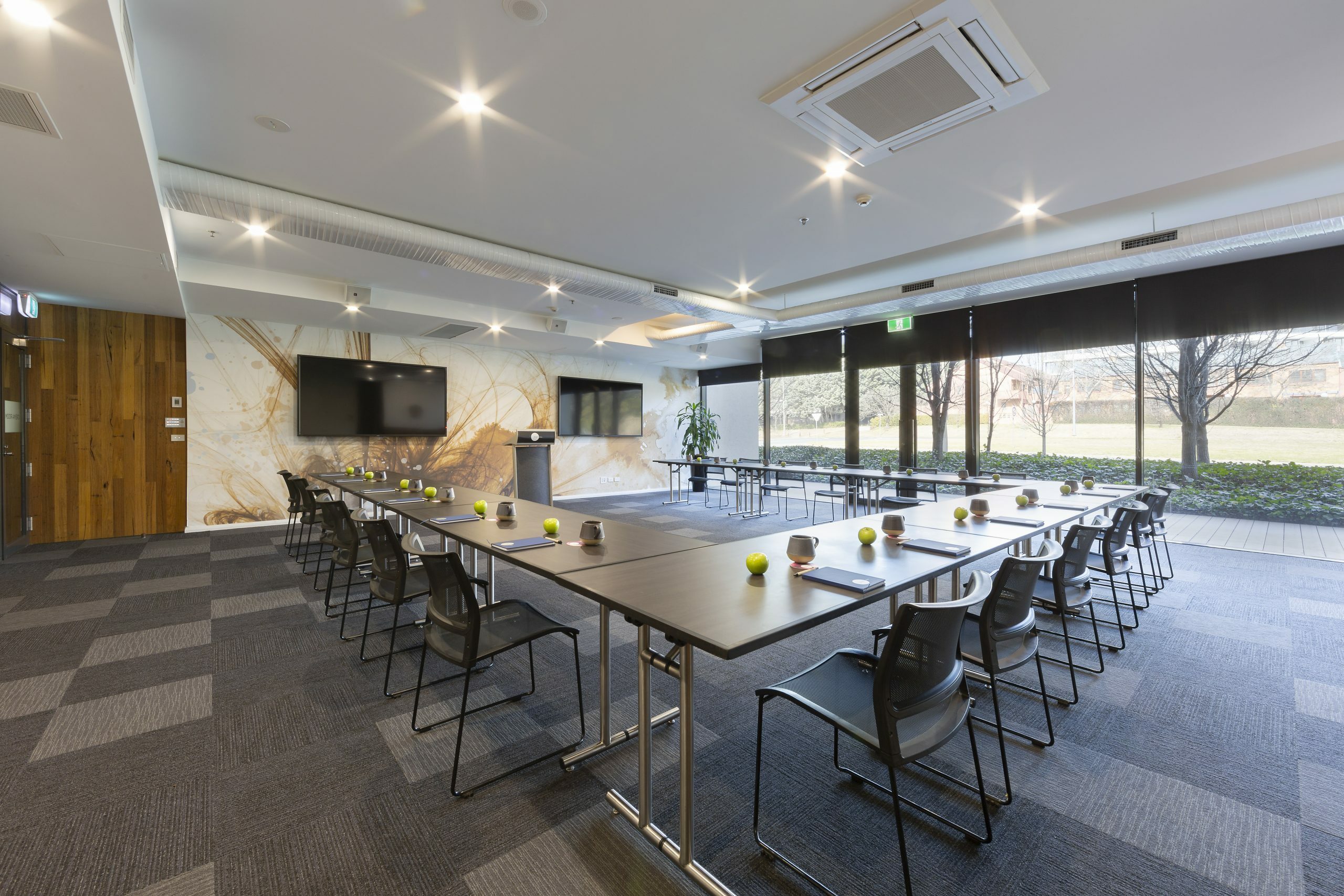 East Hotel: Crema Room