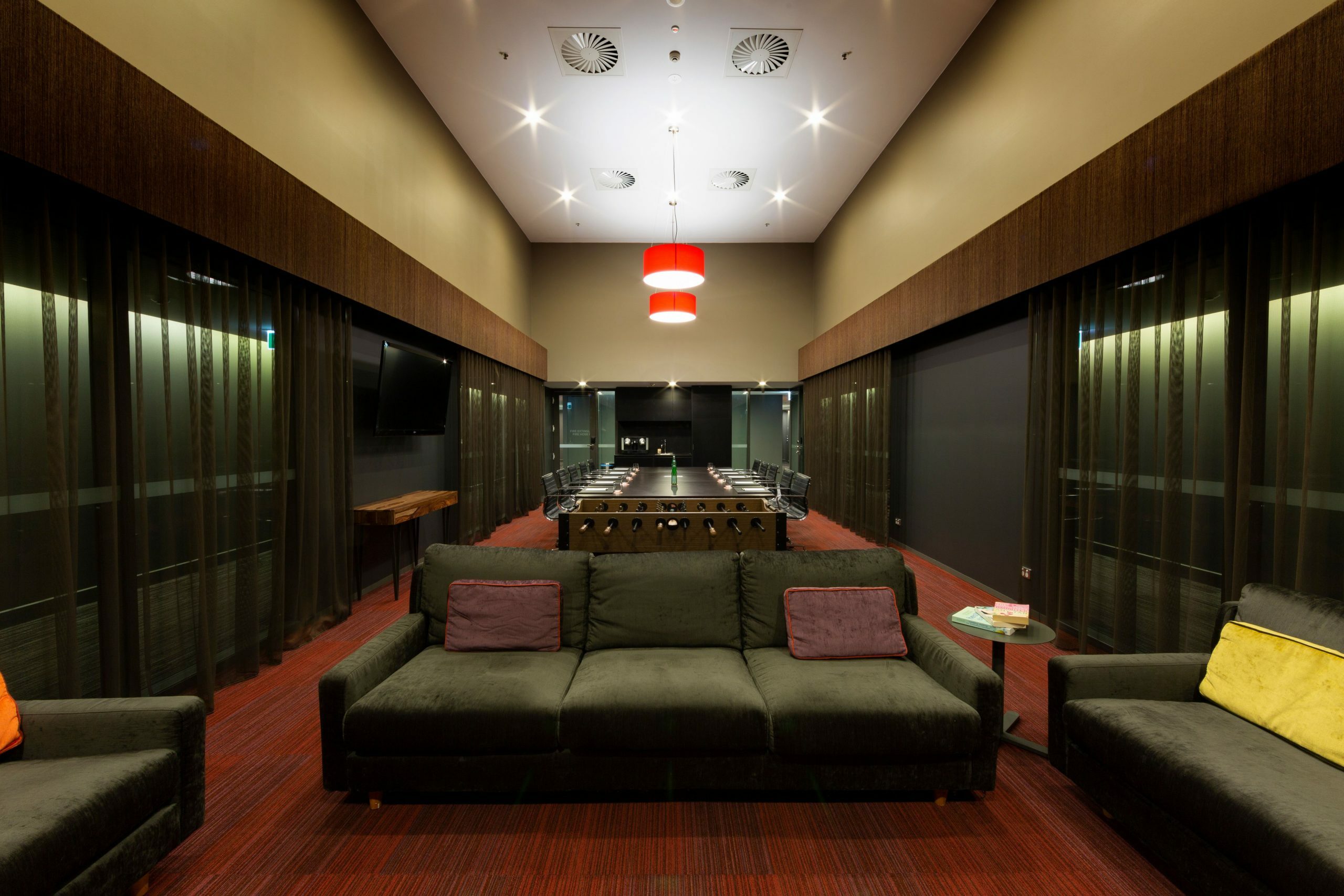 East Hotel: HQ Room